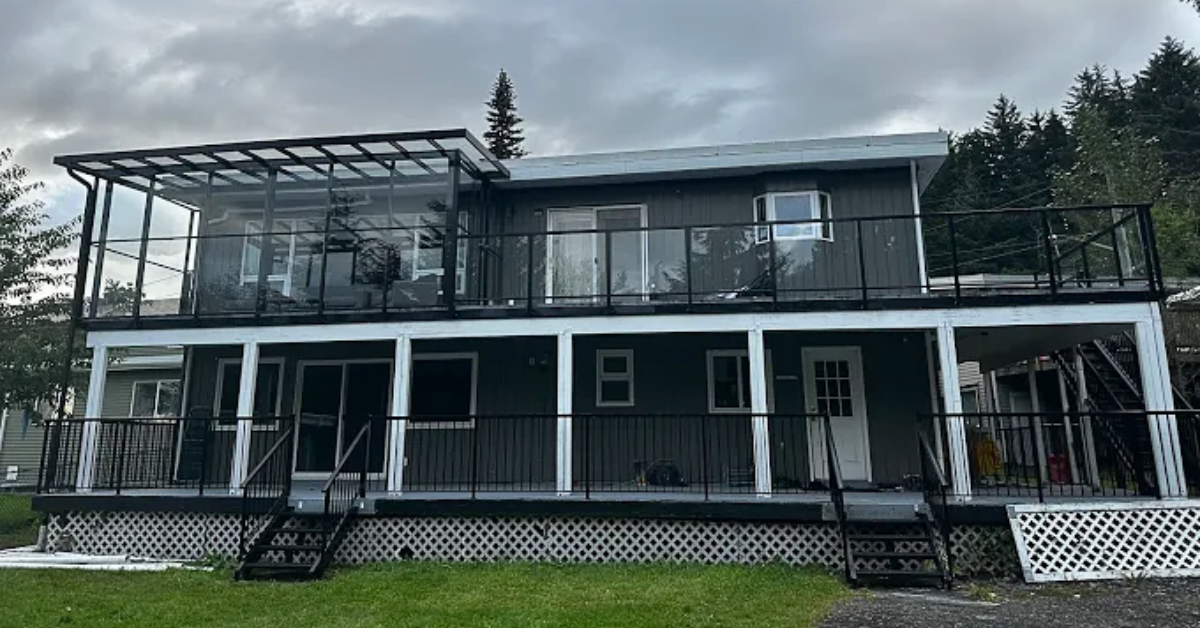 Deck Railing: How to Boost Curb Appeal and Safety